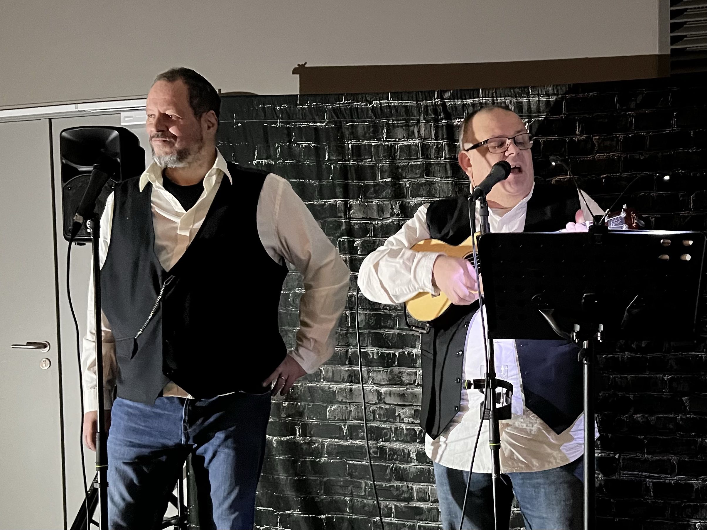 En duo : tirer la langue à Cupidon - Ma guitare et vous